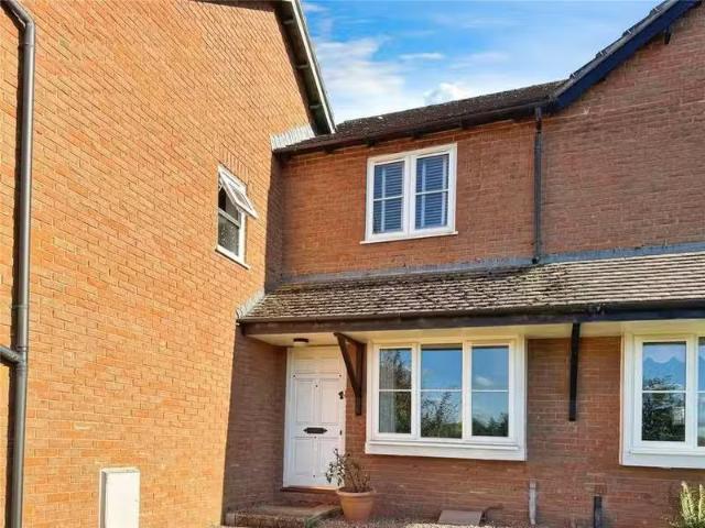 Cheap 1 BA 2 bedroom Mid Terrace House to rent, Broadview, Bro.