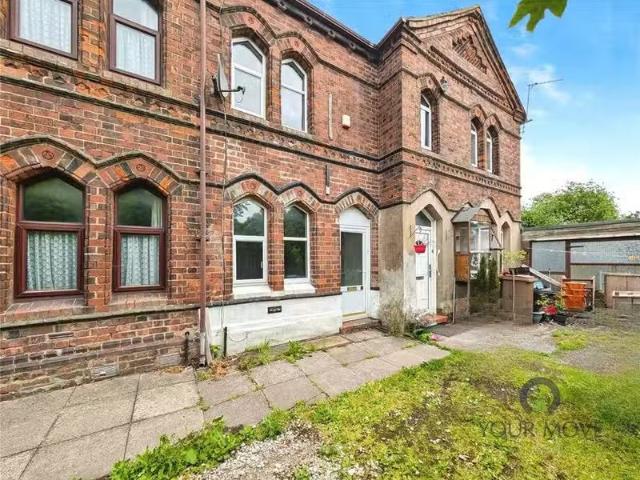 Nice 1 BA 2 bedroom Mid Terrace House to rent, Woodville Terra.