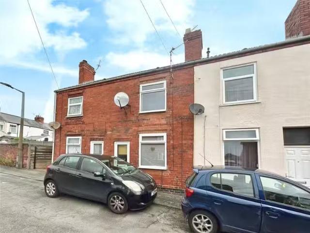 For Rent! 1 BA 2 bedroom Mid Terrace House to rent, Thorpe Str.