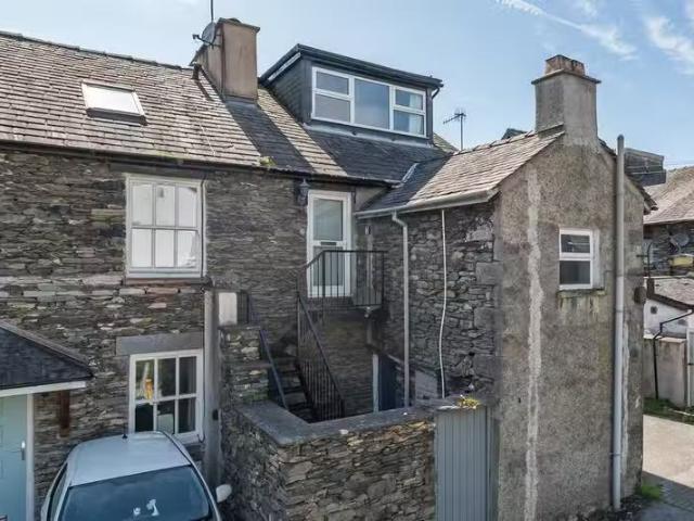 Nice 1 BA 2 bedroom apartment for rent in The Cottage Flat, 15.