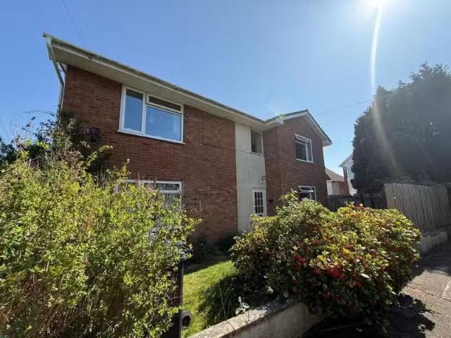 Nice 1 BA 2 bedroom apartment for rent in Appletree Close, Sou.