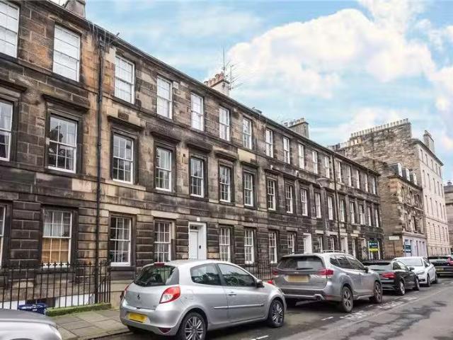 Deal! 1 BA 2 bedroom apartment for rent in Cumberland Street.