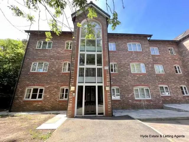 Cozy 1 BA 2 bedroom apartment for rent in Flat 58 The Horizons.