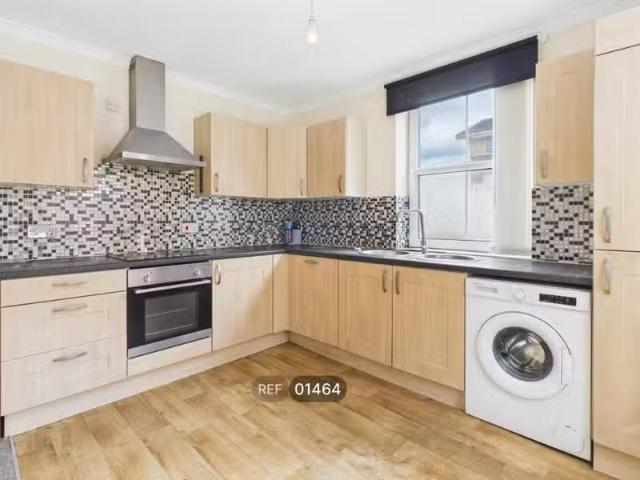 Just in! 1 BA 2 bedroom apartment for rent in Francis Court, F.