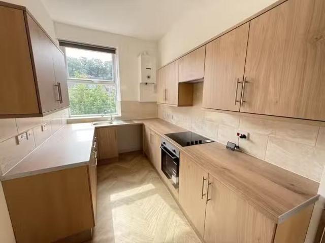 Deal! 1 BA 2 bedroom apartment for rent in Luddenden Lane, Lud.