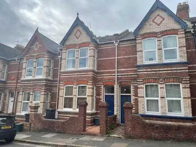Nice 1 BA 2 bedroom apartment for rent in Monks Road, Exeter.