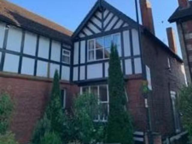 Deal! 1 BA 2 bedroom apartment for rent in Morley Street, Gain.