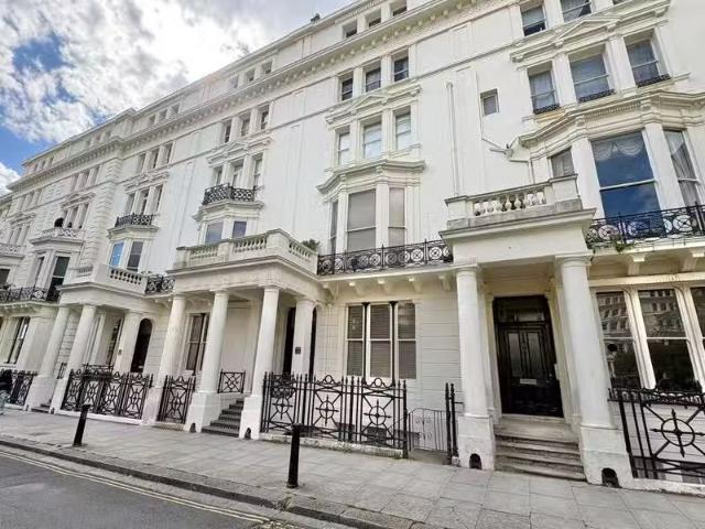 Rental! 1 BA 2 bedroom apartment for rent in Palmeira Court, P.