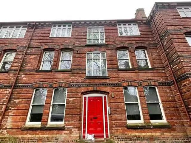 Unique 1 BA 2 bedroom apartment for rent in Park Terrace, Cros.