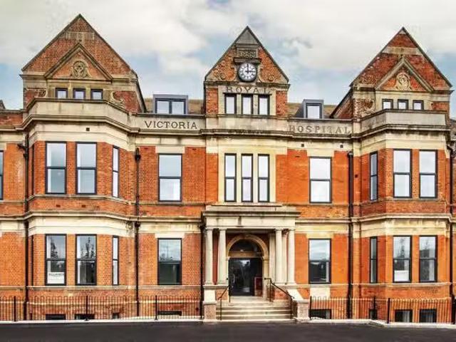 Deal! 1 BA 2 bedroom apartment for rent in Radnor Park Avenue.