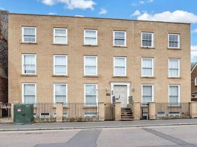 New 1 BA 2 bedroom apartment for rent in St. Andrews Street So.