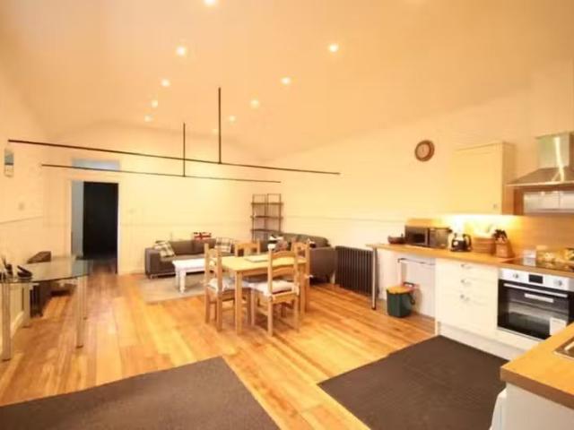 Cheap 1 BA 2 bedroom barn conversion for rent in Steeple, CM0