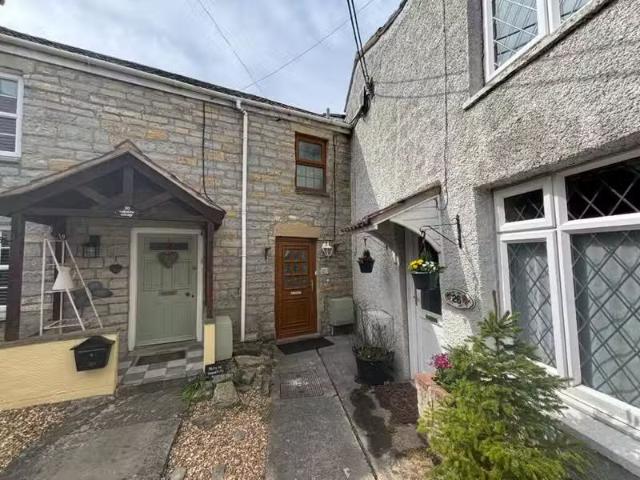 Unique 1 BA 2 bedroom cottage for rent in Somerton Road, Stree.
