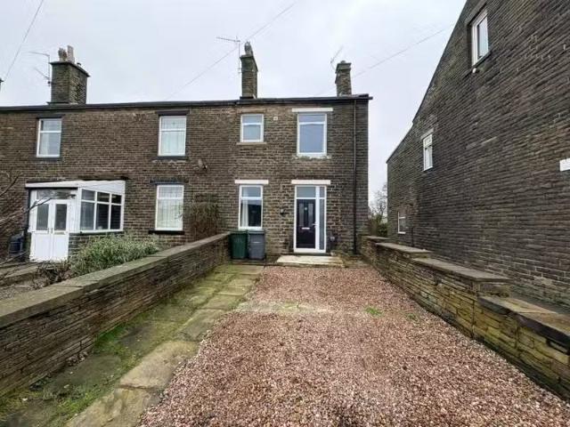 Cozy 1 BA 2 bedroom end of terrace house for rent in Bentfield.