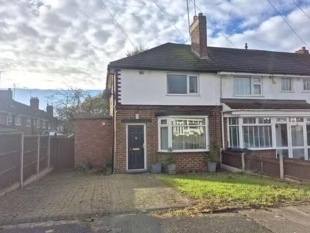 Nice 1 BA 2 bedroom end of terrace house for rent in Whitburn.