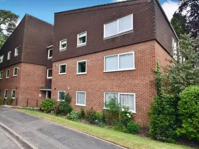 Just in! 1 BA 2 bedroom flat for rent in Court Gardens, Camber.