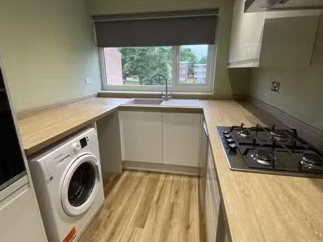 Nice 1 BA 2 bedroom flat for rent in Camden Close, Castle Brom.