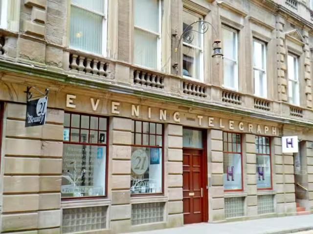 New 1 BA 2 bedroom flat for rent in Bank Street, City Centre.