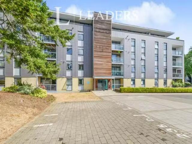 Nice 1 BA 2 bedroom flat for rent in Blackfriars Court, Newsom.