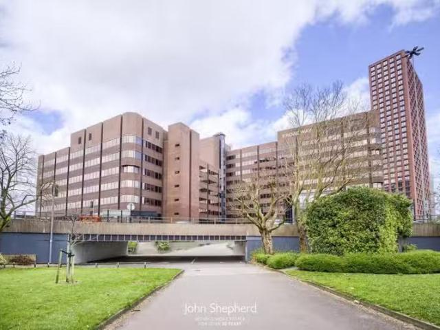 Nice 1 BA 2 bedroom flat for rent in Broad Street, Birmingham.