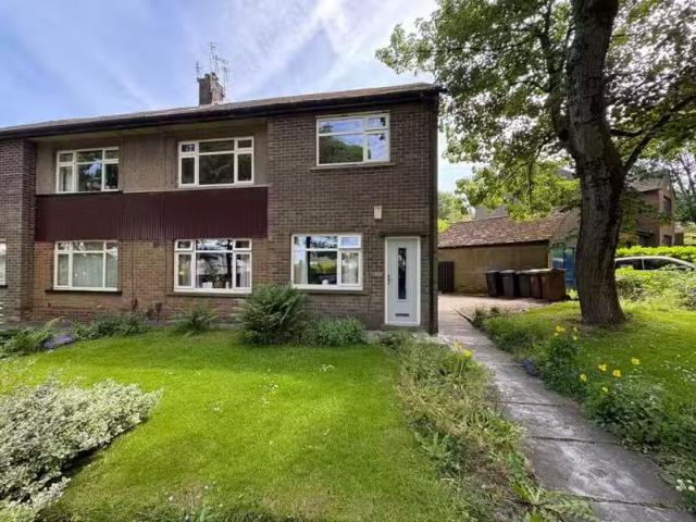 Rental! 1 BA 2 bedroom flat for rent in Great Horton Road, Hor.