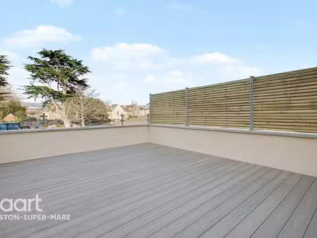 For Rent! 1 BA 2 bedroom flat for rent in Ellenborough Park No.