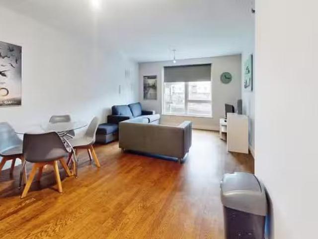 Unique 1 BA 2 bedroom flat for rent in Falcon Drive, Butetown.