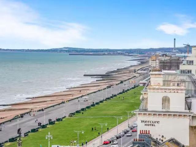 Nice 1 BA 2 bedroom flat for rent in Kings Road, BRIGHTON, BN1