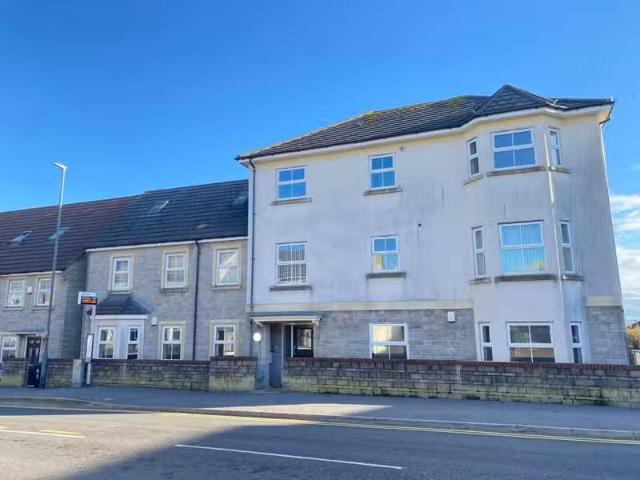 Just in! 1 BA 2 bedroom flat for rent in Hanham Road, Kingswoo.