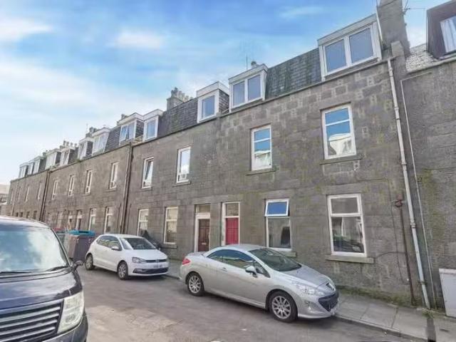 For Rent! 1 BA 2 bedroom flat for rent in Jackson Terrace, Abe.