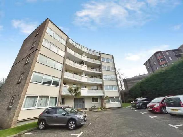 Cozy 1 BA 2 bedroom flat for rent in Orchard Brae Gardens, Edi.