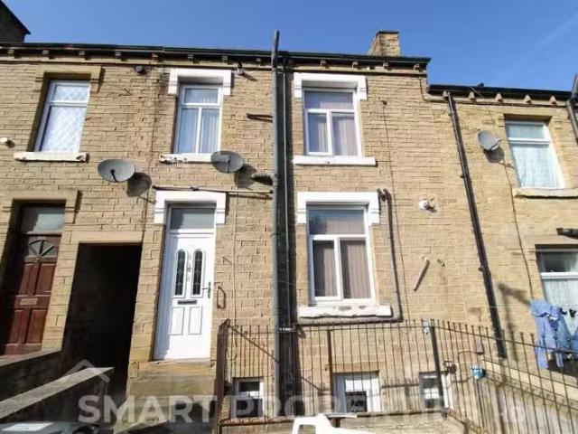 New 1 BA 2 bedroom flat for rent in Moorbottom Road, Huddersfi.