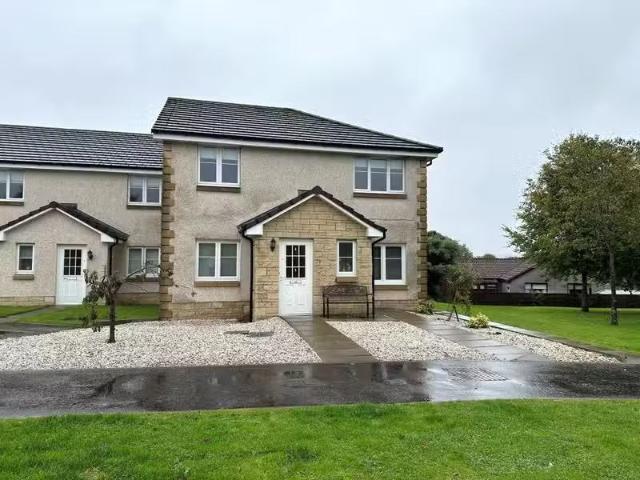Cheap 1 BA 2 bedroom flat for rent in Mc Kenna Avenue, Stoneyw.