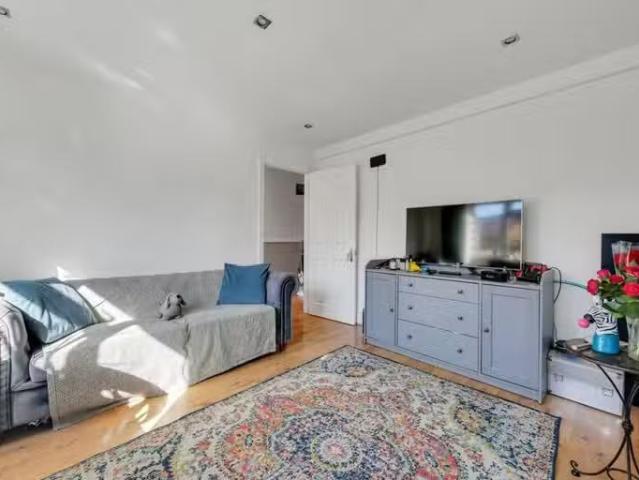 New 1 BA 2 bedroom flat for rent in Sullivan Avenue, London, E16
