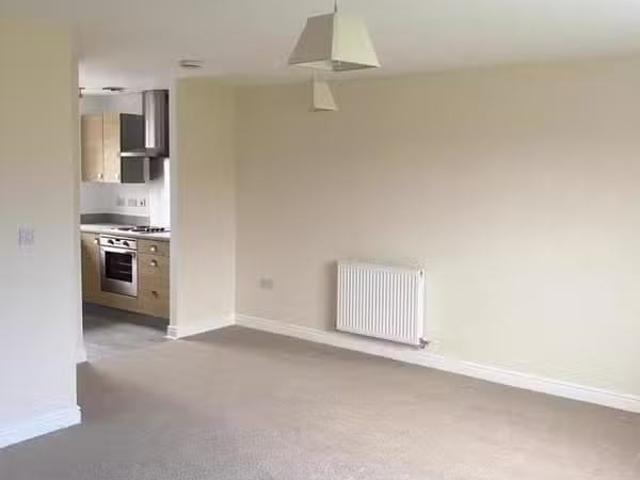 Deal! 1 BA 2 bedroom flat for rent in Swaledale Road, Warminst.