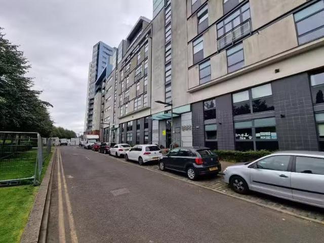 Deal! 1 BA 2 bedroom flat for rent in P2147 339 Glasgow Harbou.