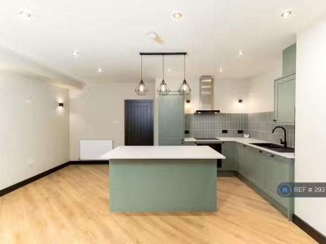 Nice 1 BA 2 bedroom flat for rent in Park Road, Rossendale, BB4