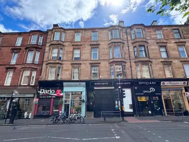 Cheap 1 BA 2 bedroom flat for rent in Queen Margaret Drive, Bo.