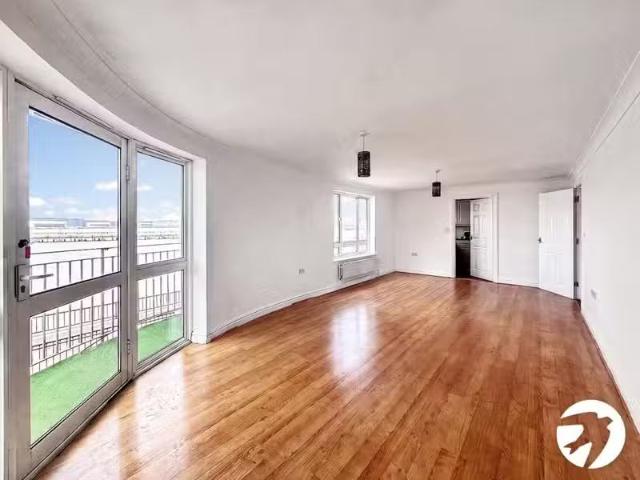 Unique 1 BA 2 bedroom flat for rent in Wharfside Close, Erith.