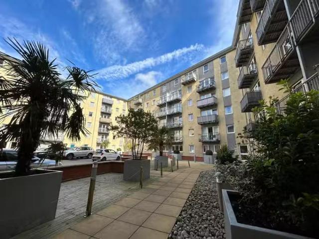 For Rent! 1 BA 2 bedroom flat for rent in The Quartz, Hall Str.