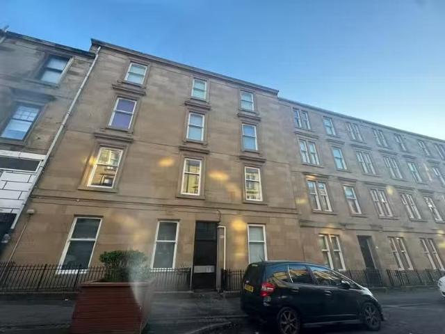 Unique 1 BA 2 bedroom flat for rent in Thomson Street, Dennist.