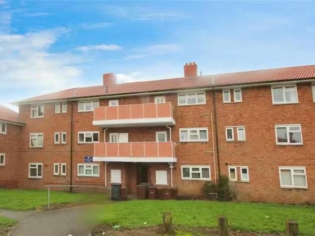 Rental! 1 BA 2 bedroom Flat to rent, Warstones Gardens, Wolver.