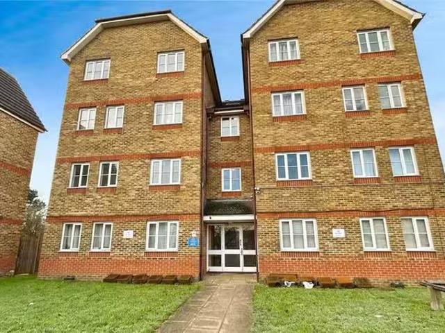 Unique 1 BA 2 bedroom Flat to rent, Woburn Close, London, SE28.