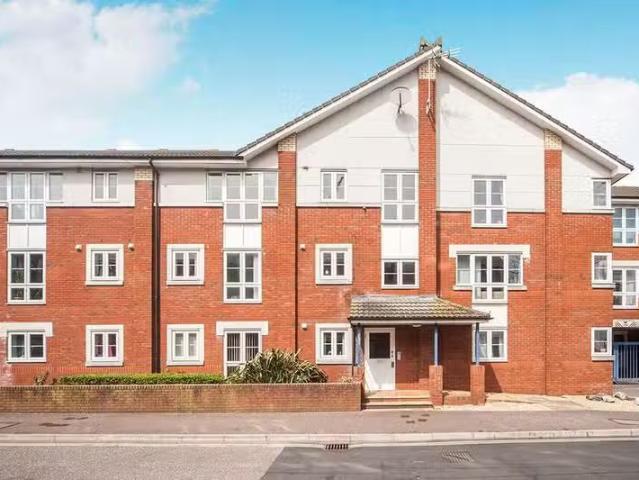 Cozy 1 BA 2 bedroom Flat to rent, Acland Road, Exeter, EX4 £1.