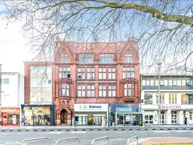 Nice 1 BA 2 bedroom Flat to rent, Above Bar Street, Southampto.