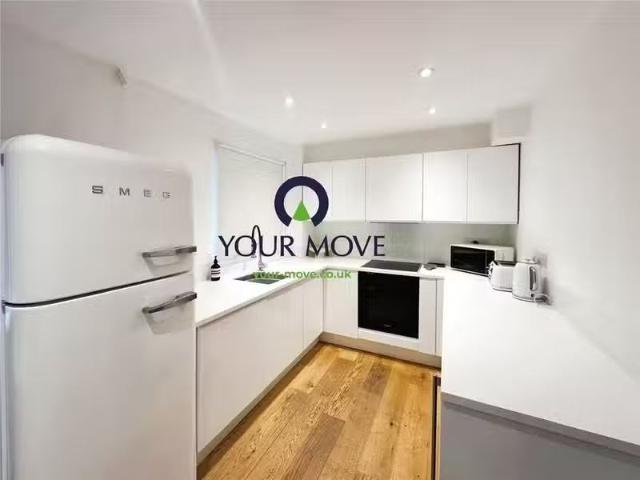 Cozy 1 BA 2 bedroom Flat to rent, Autumn Drive, Sutton, SM2 £.