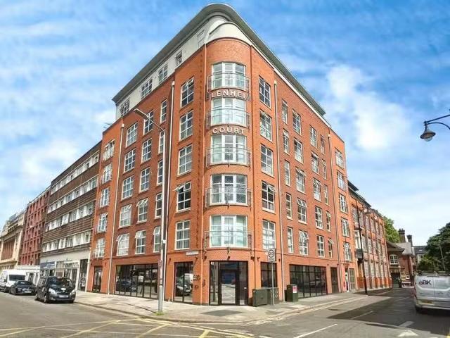 Deal! 1 BA 2 bedroom Flat to rent, Church Street, Leicester, L.
