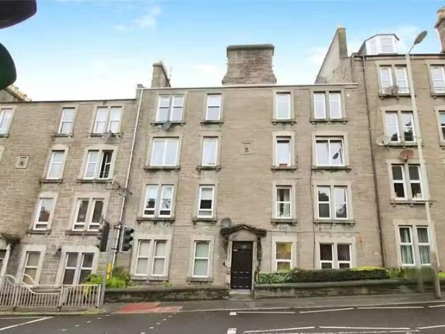 Unique 1 BA 2 bedroom Flat to rent, Forfar Road, Dundee, DD4.