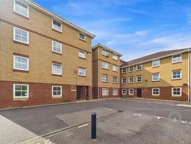 Nice 1 BA 2 bedroom Flat to rent, Henry Bird Way, Northampton.