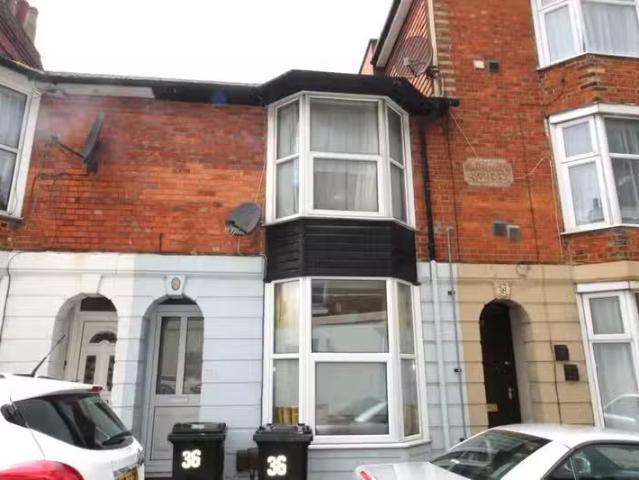 Nice 1 BA 2 bedroom Flat to rent, Park Road North, Ashford, TN.